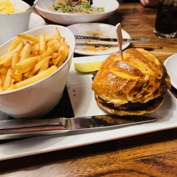 DERBY RESTAURANT - Updated December 2025 - 357 Photos & 116 Reviews ...