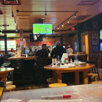 WINGHOUSE BAR & GRILL - CLEARWATER - Updated September 2025 - 158 ...