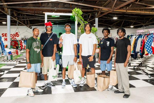 GRAB N GO MRKT - Updated December 2025 - 50 Photos - 5611 Clinton Dr ...