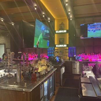 WINCHELL’S PUB & GRILL - Updated November 2024 - 75 Photos & 132 ...