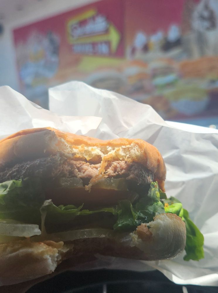 SNO-WHITE DRIVE IN - Updated August 2025 - 174 Photos & 218 Reviews ...