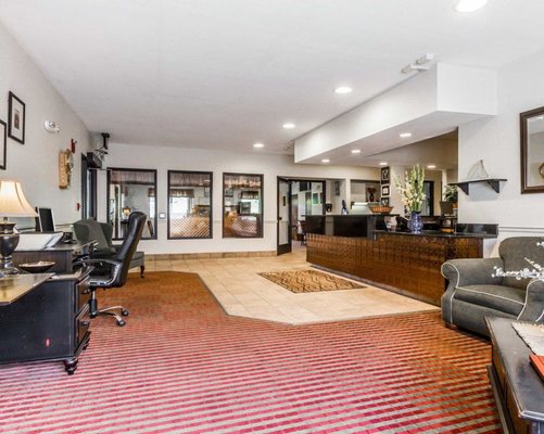 COMFORT INN ELLSWORTH - BAR HARBOR - Updated August 2024 - 49 Photos ...