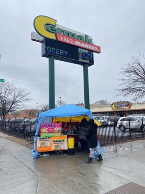 TAMALE VENDOR - Updated July 2025 - 331 W 26th St, Chicago, Illinois ...