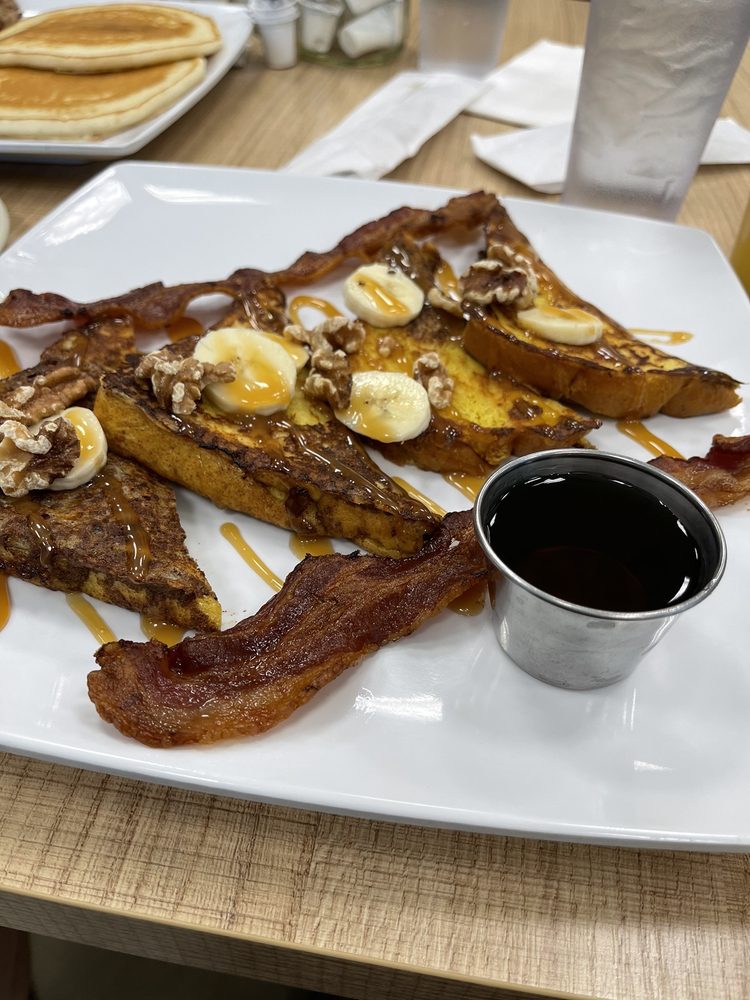 BETTY’S ROOSTE SUN CITY WEST - 51 Photos & 42 Reviews - Cafes - 14418 ...