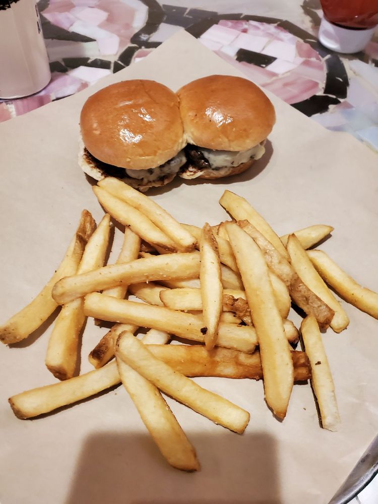 BGR BURGERS GRILLED RIGHT - 171 Photos & 389 Reviews - 8420 Old Keene ...