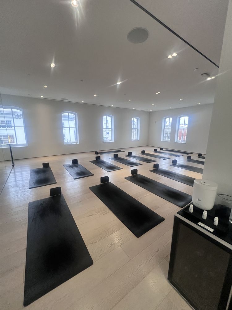 ALO - Updated October 2025 - 11 Reviews - 3200 M St NW, Washington ...