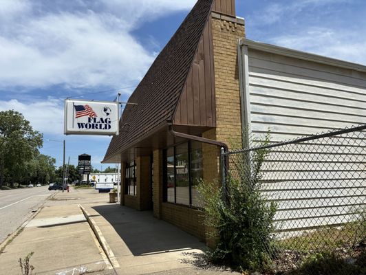 FLAG WORLD - Updated December 2025 - 12 Photos - 2206 S 6th St ...
