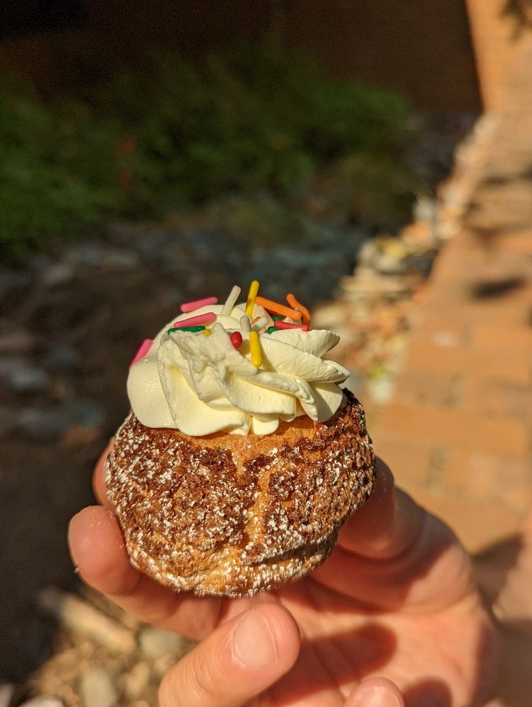 SALTADENA BAKERY - Updated December 2025 - 80 Photos & 59 Reviews - 111 ...