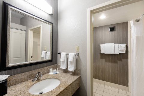 COURTYARD DALLAS DFW AIRPORT WEST/BEDFORD - Updated February 2025 - 58 ...