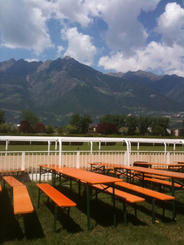 PFERDERENNBAHN - Rennstallweg 37, Merano, Bolzano, Italy - Horseback ...