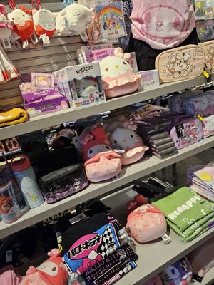 HOT TOPIC - Updated December 2025 - 15 Photos & 21 Reviews - 3200 Las ...