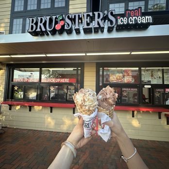 BRUSTER’S REAL ICE CREAM - Updated February 2026 - 22 Photos & 28 Reviews - 513 Broadway ...