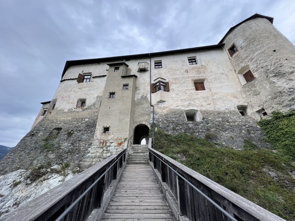CASTELLO DI RODENGO - 12 Photos - Villa, Rodengo, Bolzano, Italy ...
