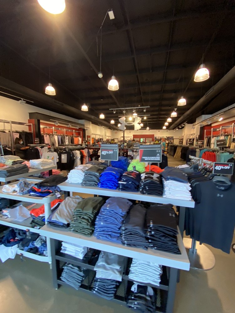 UNDER ARMOUR FACTORY HOUSE - SMITHFIELD - 1025 Industrial Park Dr ...