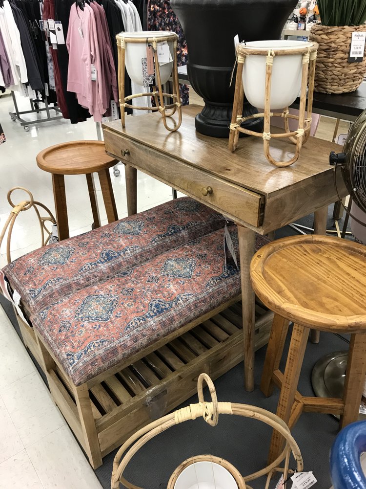 MARSHALLS - Updated August 2025 - 61 Photos & 24 Reviews - 341 Montrose ...