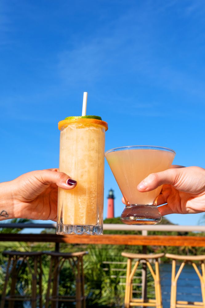 TOPSIDE AT THE BEACON - Updated May 2025 - 144 Photos & 116 Reviews ...