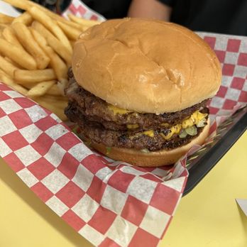 HANK’S HAMBURGERS - Updated December 2025 - 168 Photos & 213 Reviews ...