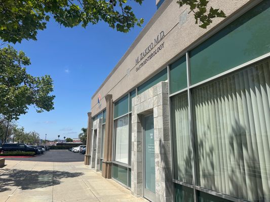 ZAKKO MARAM, MD - Updated April 2026 - 17 Reviews - 488 E Valley Pkwy ...