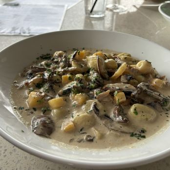 MESSINA HOF HARVEST GREEN WINERY & KITCHEN - Updated March 2025 - 388 ...