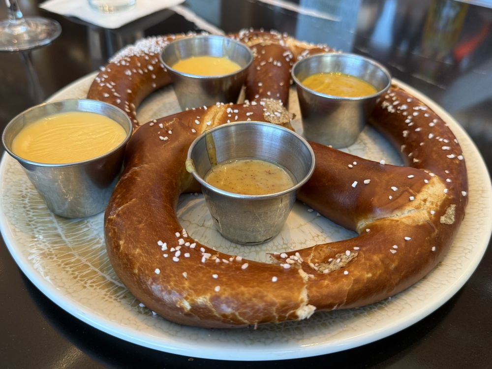 SUNSET LOOP BAR & GRILL - Updated October 2025 - 26 Photos & 29 Reviews ...