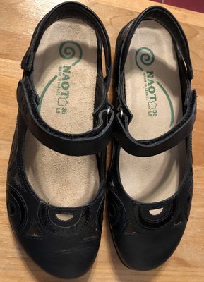 HAPPY FEET PLUS - Updated January 2026 - 52 Photos & 28 Reviews - 1453 ...