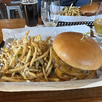 47 HILLS BREWING COMPANY - Updated August 2024 - 432 Photos & 306 ...