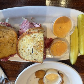 SLYMAN’S TAVERN - INDEPENDENCE - Updated March 2025 - 400 Photos & 454 ...