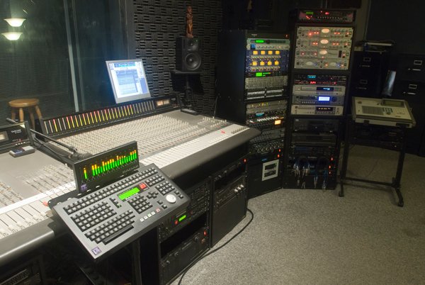 SOUND CHAMBER RECORDING - 10 Photos - 409 Leveland Ln, Modesto ...