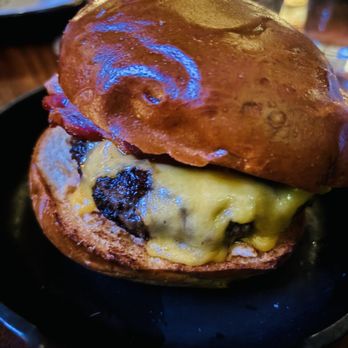 MAGNOLIA HOUSE - Updated 2024 - 2374 Photos & 1427 Reviews - 492 S Lake ...