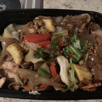 YO’S THAI STREET FOOD - Updated December 2025 - 55 Photos & 33 Reviews ...