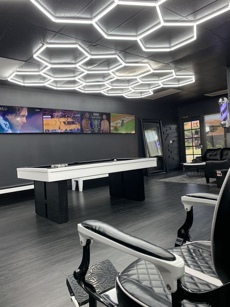 FLEX FADES STUDIO - Updated July 2025 - 13 Photos - 165 W Hospitality ...