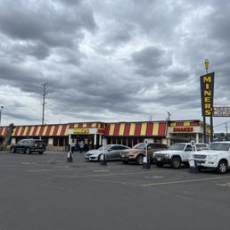 MINER’S DRIVE-IN RESTAURANT - Updated July 2025 - 494 Photos & 756 ...