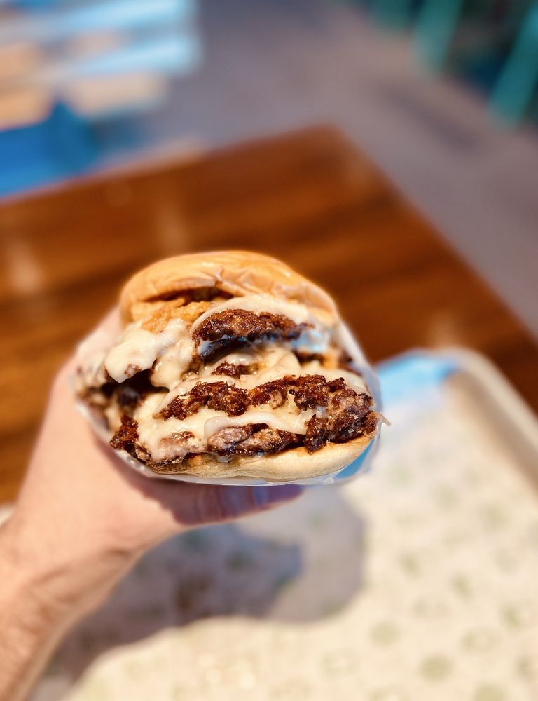 SHAKE SHACK MARINA DEL REY - Updated September 2025 - 219 Photos & 240 ...