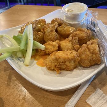 BLANEY’S WINGS & GRILL RESTAURANT - Updated December 2025 - 12 Photos ...