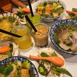 SIP PHO - Updated December 2025 - 832 Photos & 480 Reviews - 512 W 29th ...