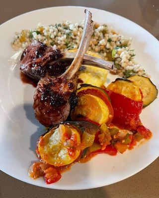 RUBY 360 LODGE - Updated December 2025 - 64 Photos & 11 Reviews - 301 N ...