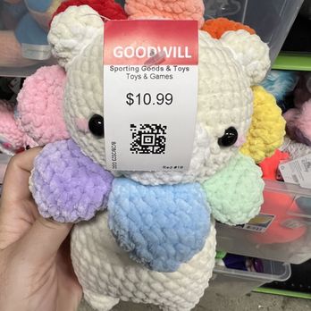 GOODWILL SOUTHERN CALIFORNIA RETAIL STORE & DONATION CENTER - Updated ...