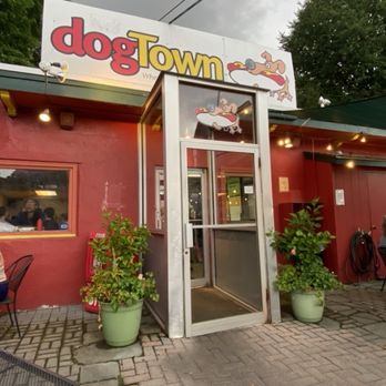 DOGTOWN - Updated April 2025 - 591 Photos & 879 Reviews - 691 Monroe ...