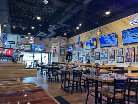 ROOSTERS - Updated December 2025 - 25 Photos & 14 Reviews - 4850 Morse ...