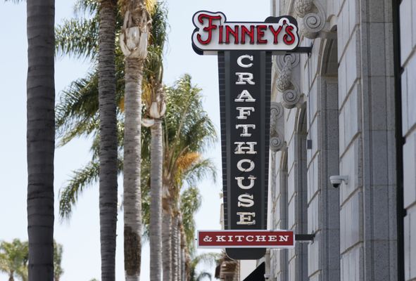 FINNEY’S CRAFTHOUSE - VENTURA - Updated December 2025 - 1388 Photos ...