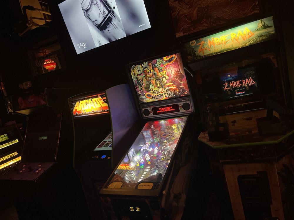 THE CRACK FOX - Updated July 2024 - 59 Photos & 52 Reviews - 1114 Olive ...