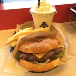 BURGERVILLE - Updated October 2025 - 123 Photos & 197 Reviews - 1122 SE ...