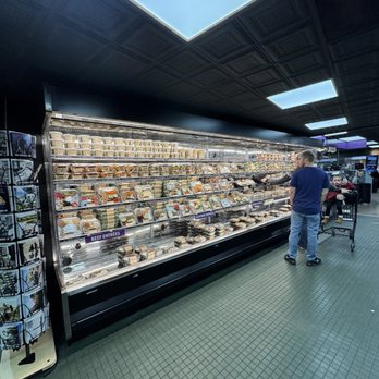 HOLIDAY MARKET - Updated December 2025 - 187 Photos & 285 Reviews ...