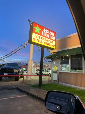 BASIL HOUSE - Updated June 2025 - 92 Photos & 146 Reviews - 2820 Palmer ...