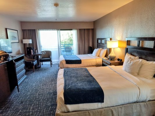 BLUE SAIL INN - Updated October 2025 - 175 Photos & 166 Reviews - 851 ...