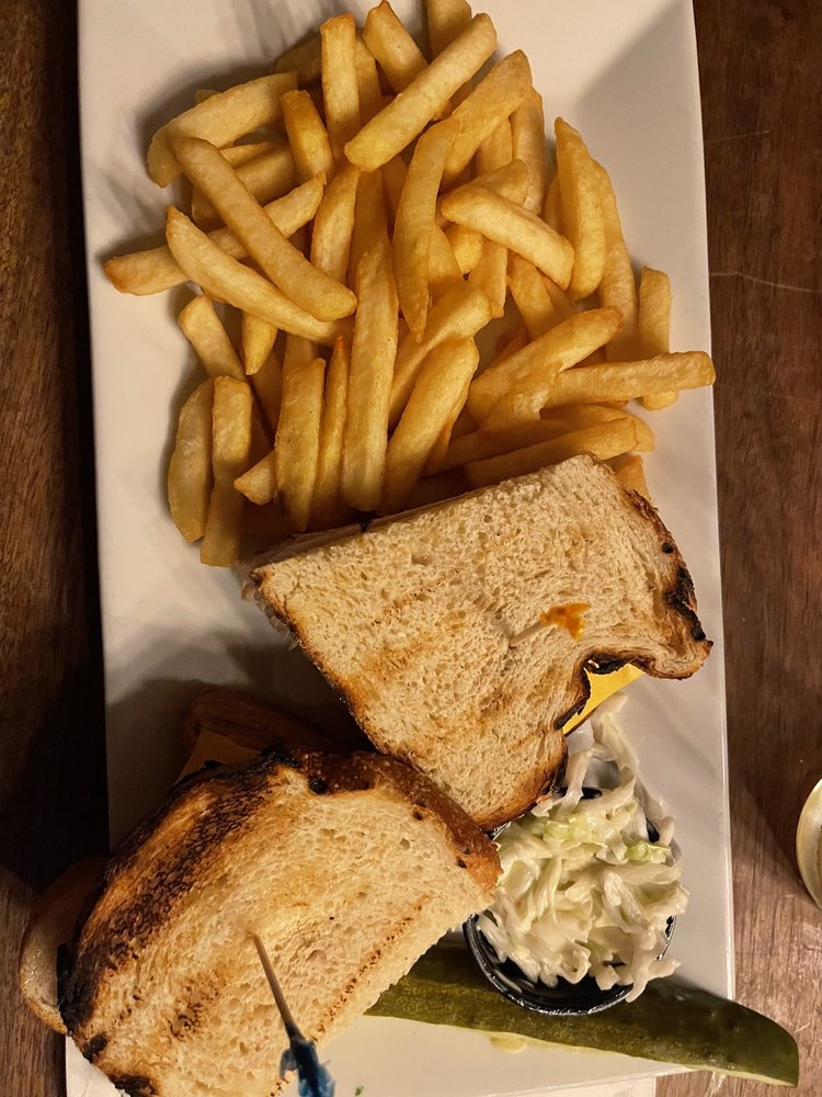 THE ARK PUB & EATERY - Updated August 2024 - 121 Photos & 190 Reviews ...