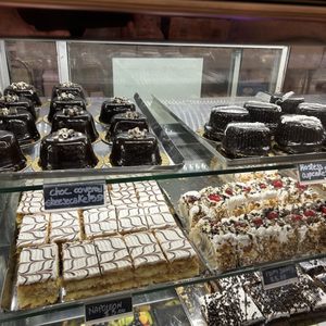 MODERN PASTRY SHOP - 3242 Photos & 2481 Reviews - 257 Hanover St ...