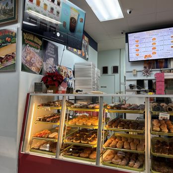 DEY’S DONUTS & CROISSANT - Updated December 2025 - 182 Photos & 79 ...