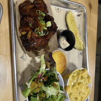 URBAN ROOTS BREWING & SMOKEHOUSE - Updated November 2024 - 1870 Photos ...