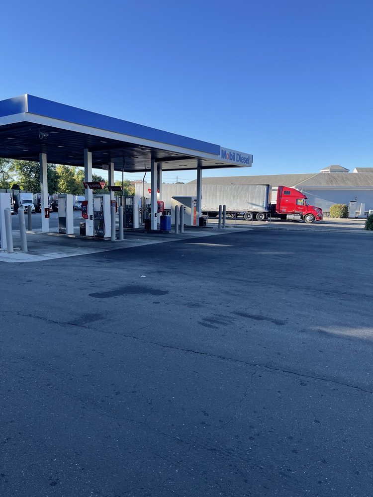 I-95 DARIEN NB SERVICE PLAZA - Updated July 2024 - 32 Photos & 18 Reviews - Darien, Connecticut ...